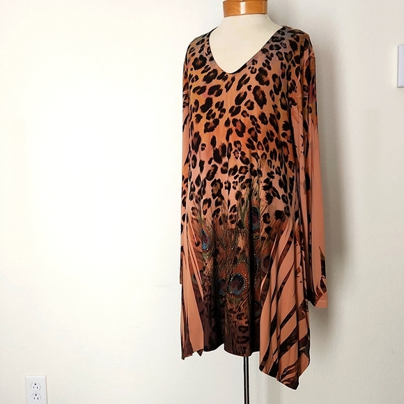 The Pyramid Collection | Tops | Pyramid Collection The Leopard And The ...